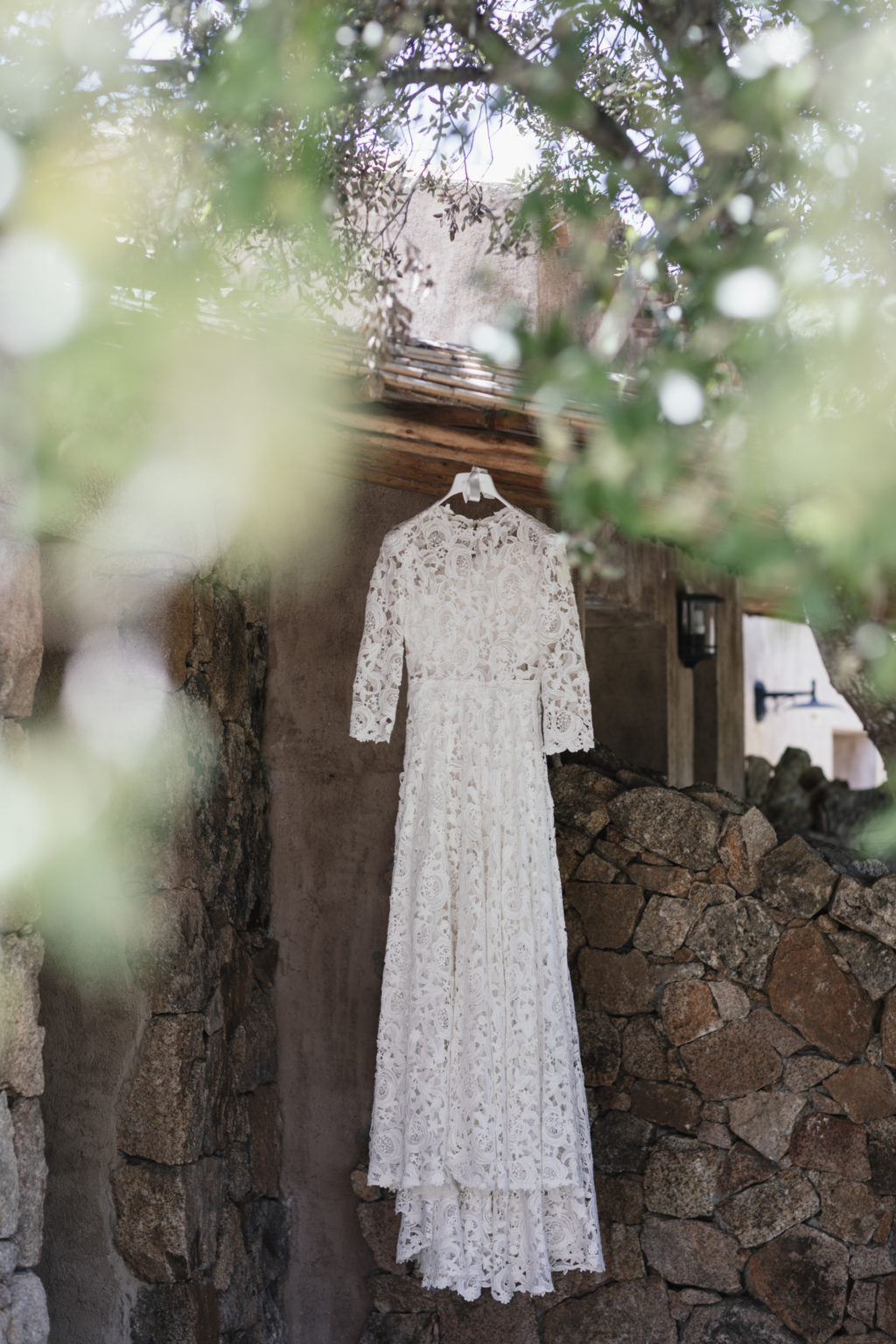A DREAM OF FREEDOM: THE MOST ICONIC WILD OUTDOOR WEDDING IN SARDINIA